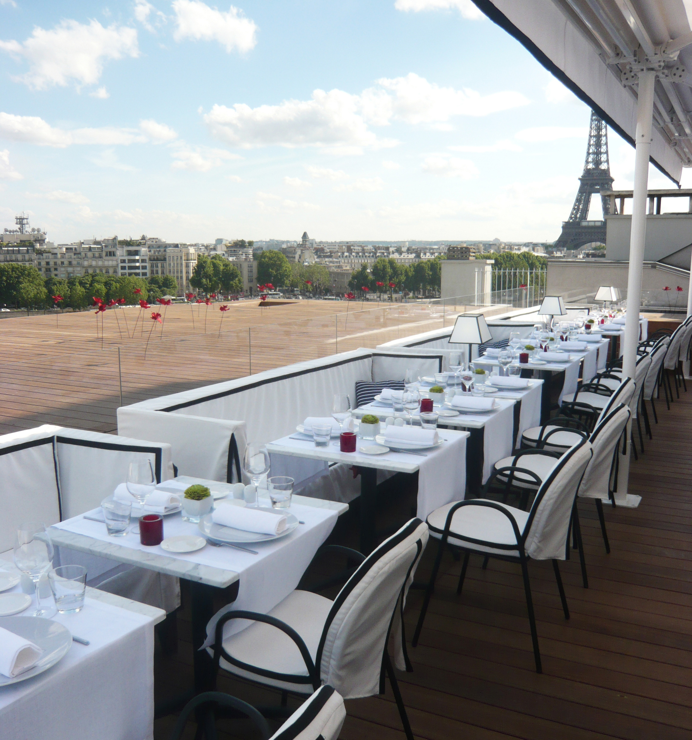 Ouverture d'une des plus belles terrasses de Paris - Luxsure