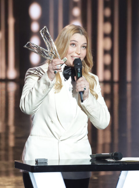 Santa en Ralph Lauren : une élégance intemporelle aux Victoires de la ...