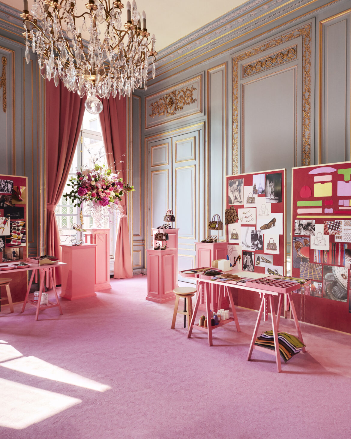 Paris Fashion Week : La poésie de la rose dans la nouvelle collection ...