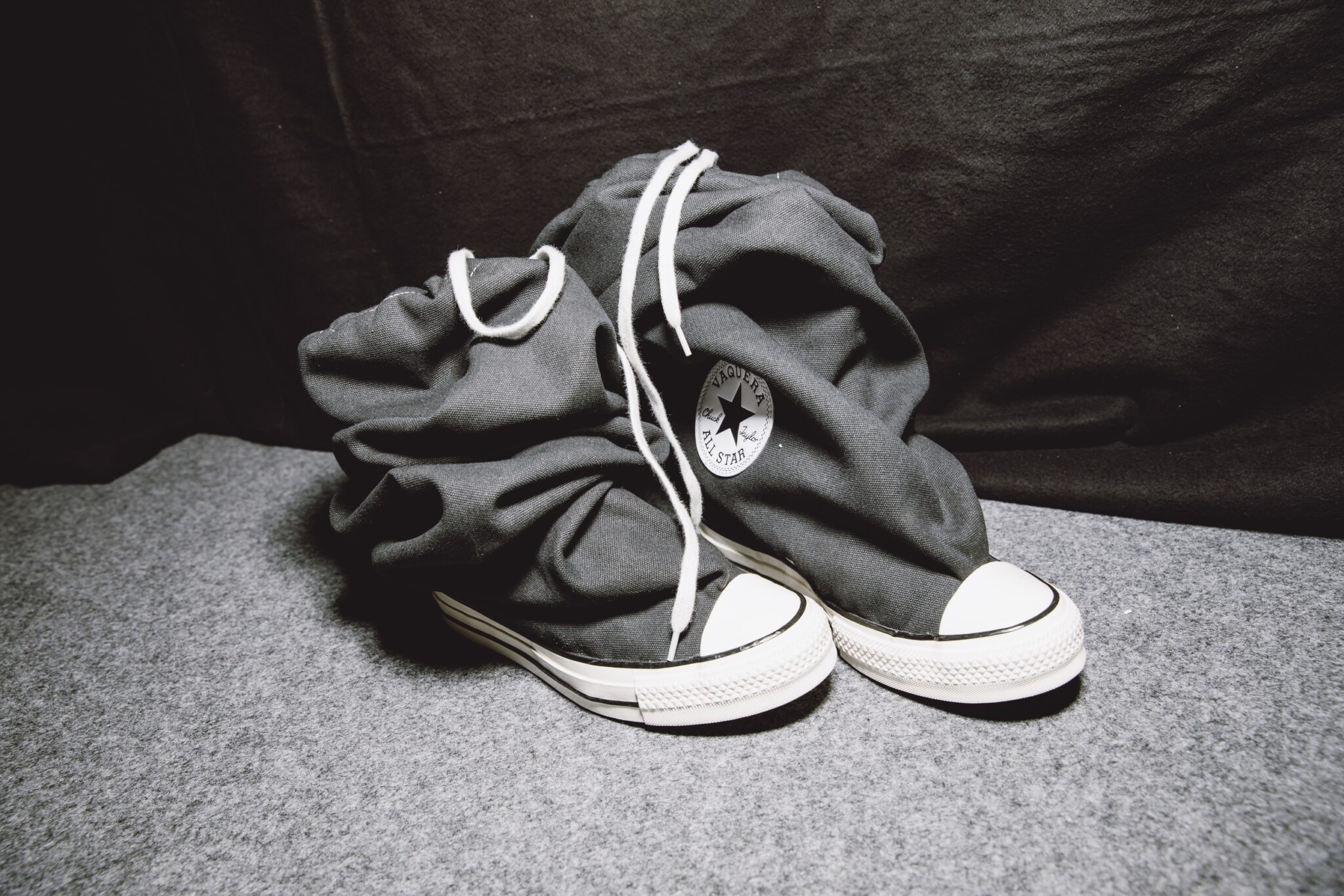 Converse x Vaquera FW25 : Une collaboration subversive dévoilée à Paris ...