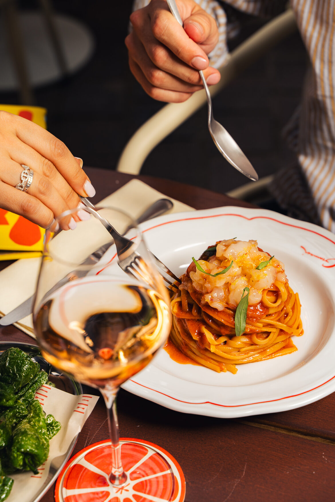 GRAMACI, l’éclat du Sud à La Défense — Un été permanent aux accents méditerranéens - Luxsure